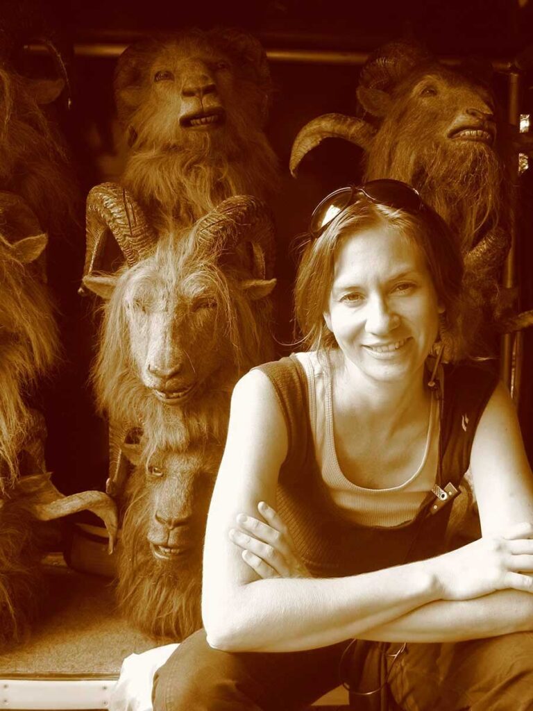 The Art of Makeup – Online Makeup School : Real World Experience